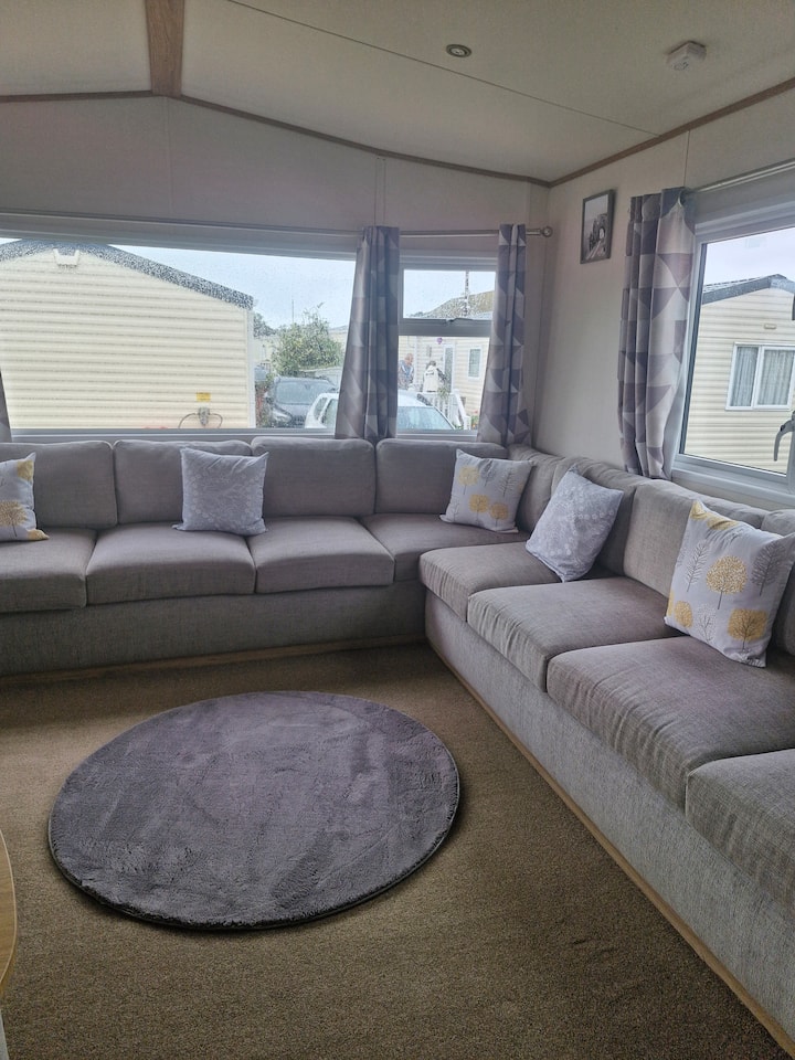 6 Berth Static Caravan On A Family Holiday Park - Isle of Wight