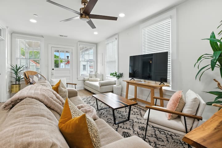 Renovated Penthouse 4br 4ba - Walk To King Street - Charleston, SC