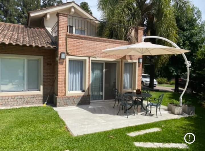 Casa Con Piscina En Barrio Privado - Argentina