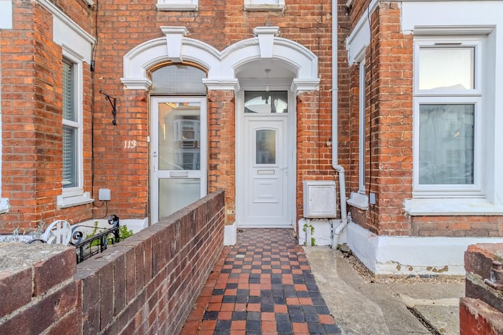 Family & Contractor Friendly • 20% Off - Bedford