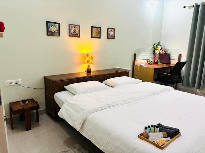 Beltola Premium Suite/netflix/workspace/washing M - Guwahati