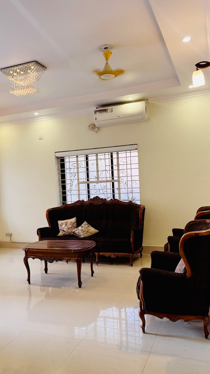 Couple Friendly Luxury 2bhk Villa For 5 Guests - Jamshedpur