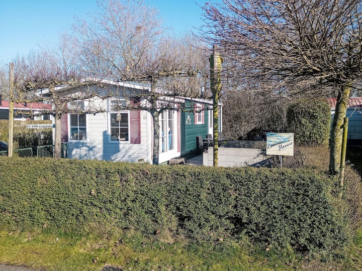 Gemütliches Chalet Mit Terrasse By Interhome - Zeeland