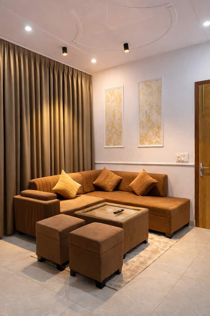 Premium 2 Bhk | Luxury Stay Near Noida Sector 62 - Noida