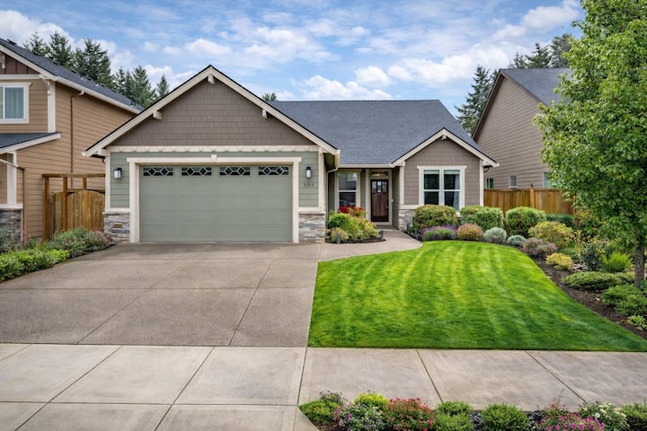 Brand New High Ceiling Home With 2 Masters Rooms - Salem, OR