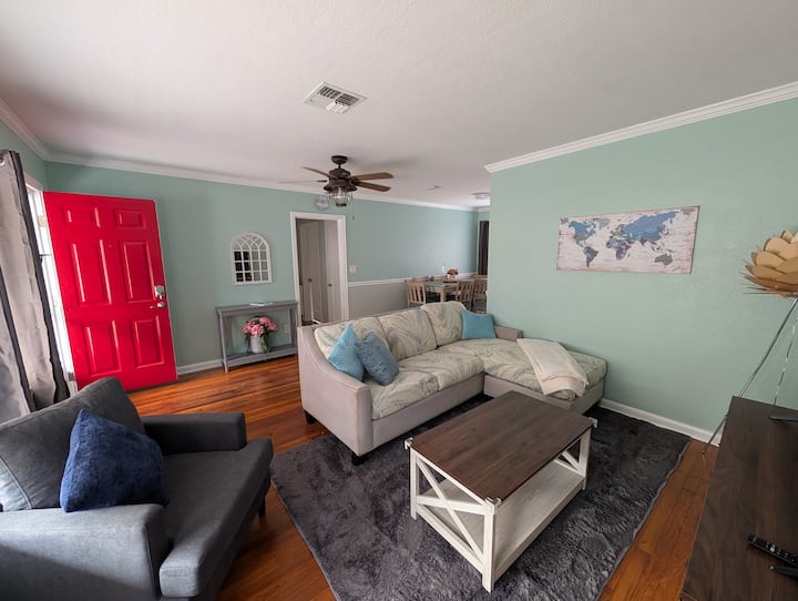 Minutes To Beach – Cozy Largo Home - Largo, FL