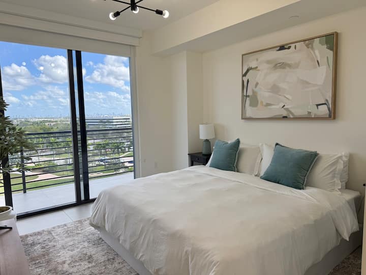 Luxury One-bedroom In The Heart Of Doral - Doral, FL