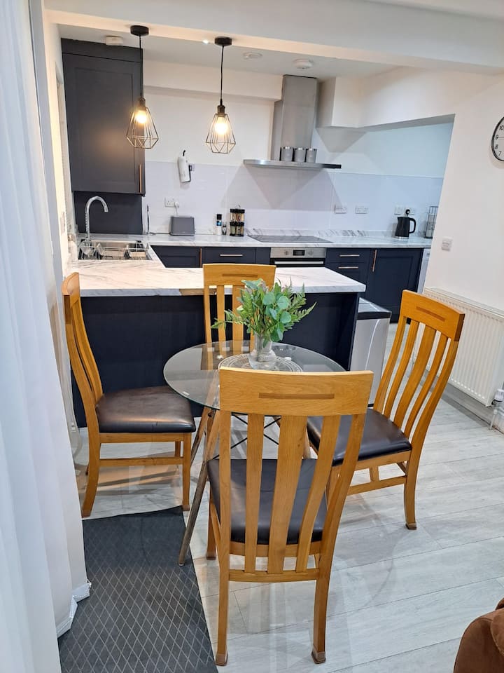 3bedroom House, Free Parking, Close To Amenities. - Aeropuerto de Edimburgo (EDI)