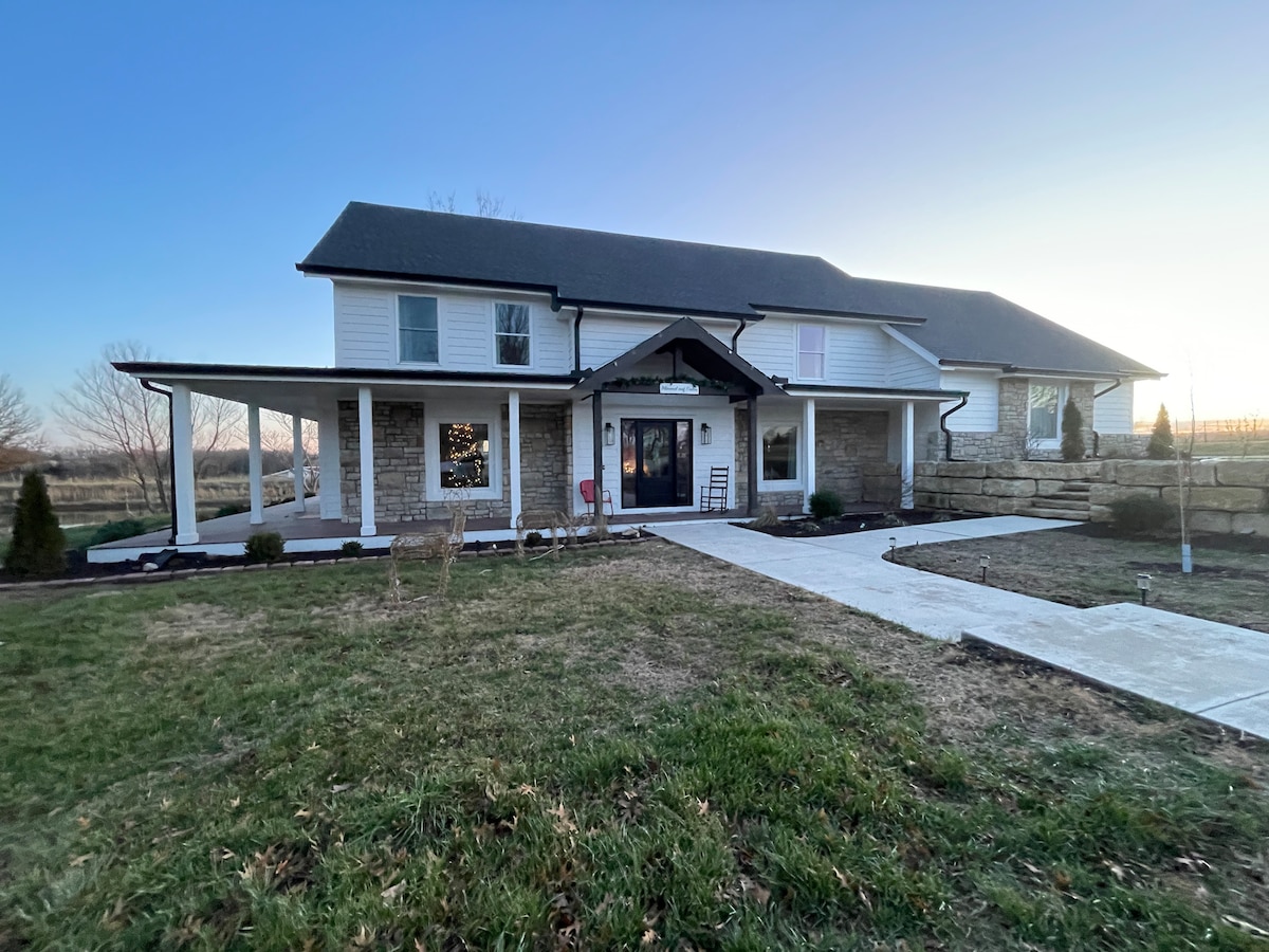 Private 3 bed Attic Space - Modern Farmhouse - Farm stays for Rent in ...