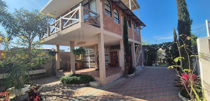 Villa Acogedora Cerca A La Playa (Km1 Via A Data) - Playas