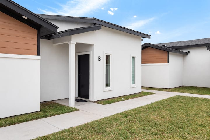 The Oak Park Duplex - Brownsville, TX