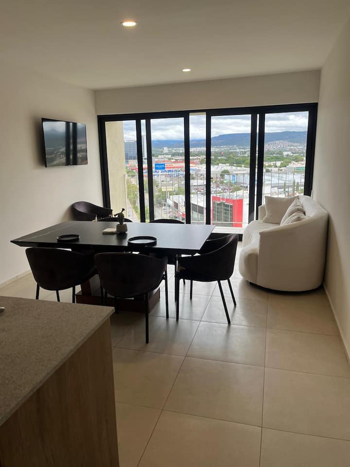 Hermoso Departamento Frente A Plaza Mayor - León