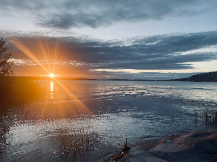 Pittoresk Stuga Vid Vänerns Strand - Kristinehamn