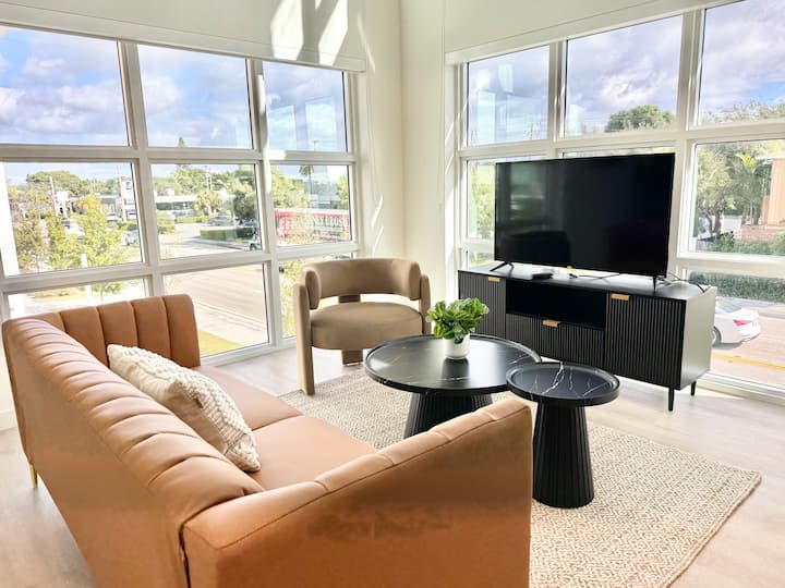Luxury & Modern 1bed/1bath Close To Beach - Gym - Atlantis, FL