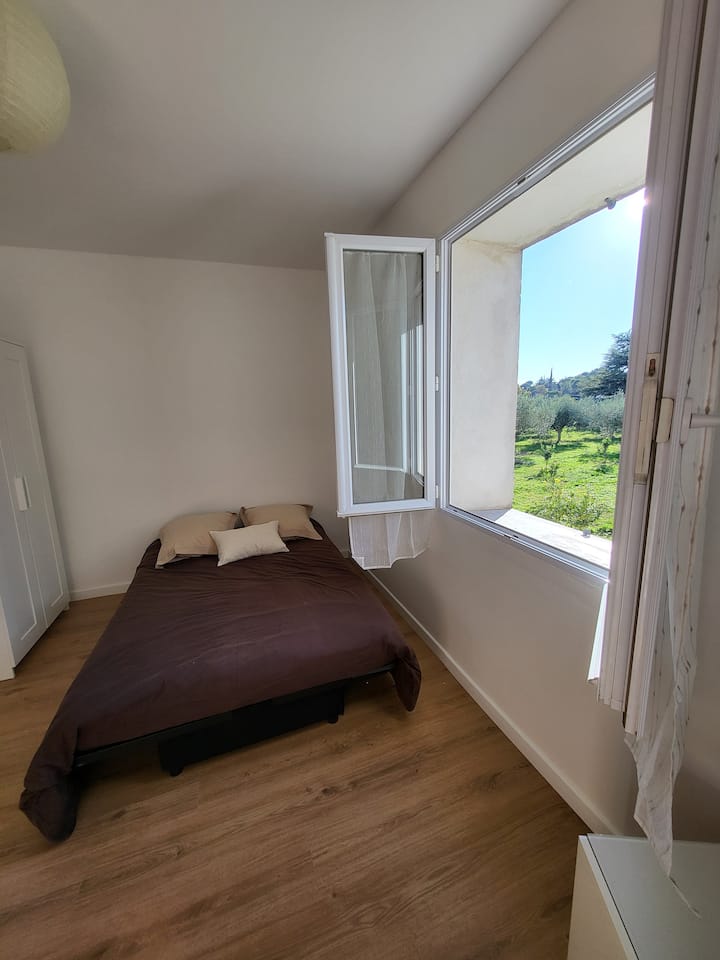 Studio Au Calme En Plein Centre-ville - Bourg-Saint-Andéol