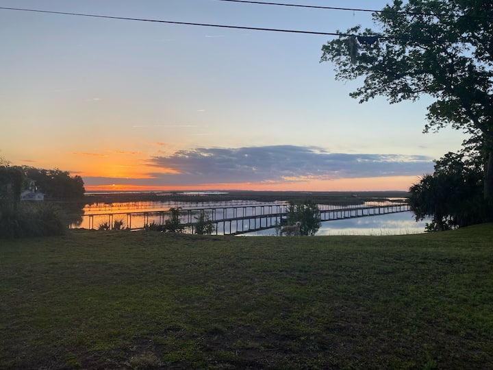 Waterfront Home On Wilmington Island - Wilmington Island, GA