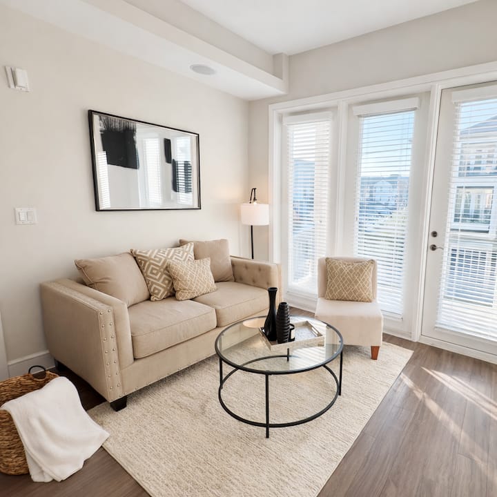 Bright 2br W/ Full Kitchen, Workspace & Free Wif. - Frisco, TX