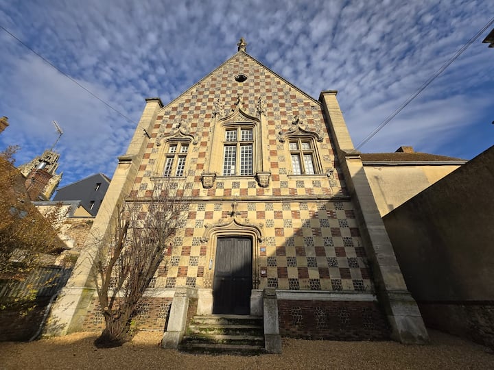 Ancien Palais De Justice Rénové Et Jardin - Verneuil-sur-Avre