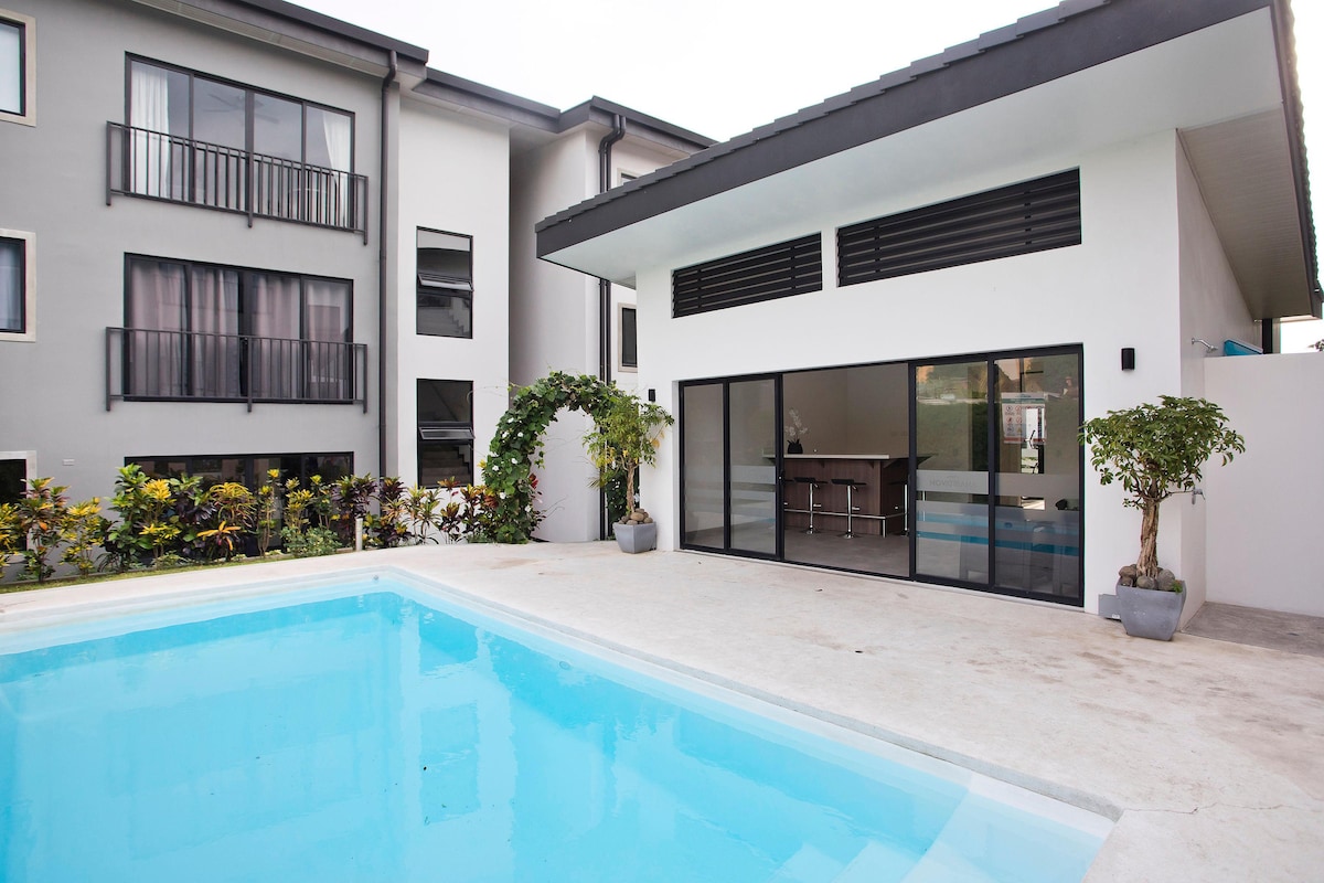 Condominio Aeropuerto SJO AC Seguridad 24/7 - Estacionamiento ...