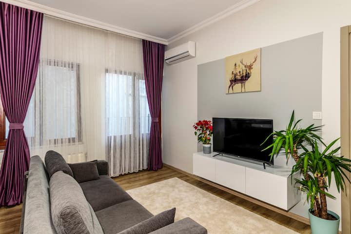 Perfect Location Near Taksim Square,  Elevator, Ac - İstanbul