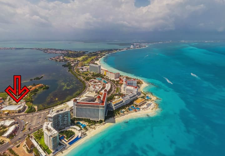 A Pasos De La Playa | 2 Recámaras | Ubicación Top - Cancún
