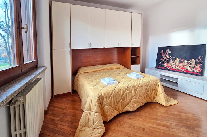 "Family House" - Crema - Crema