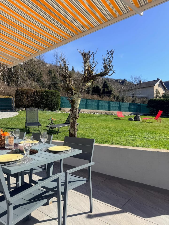 La Maison De Vouglans, Entre Lac Et Forêt Du Jura - Moirans-en-Montagne