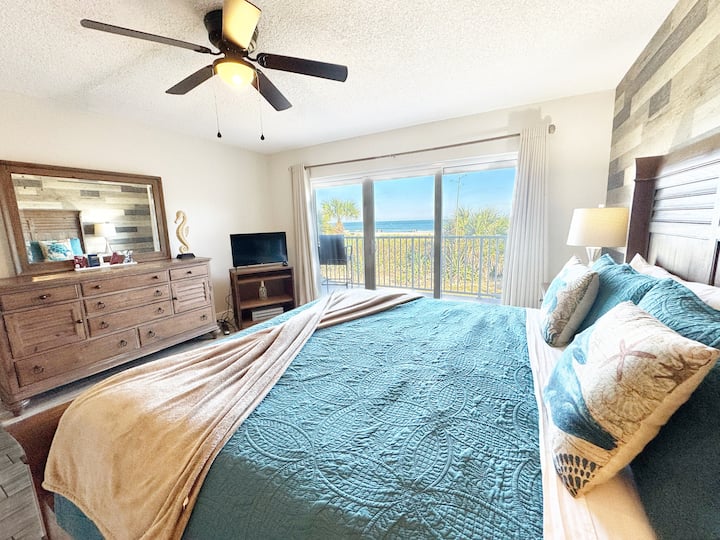 Cocoa Beachfront Oasis With Pool On First Floor - Cocoa Beach, FL