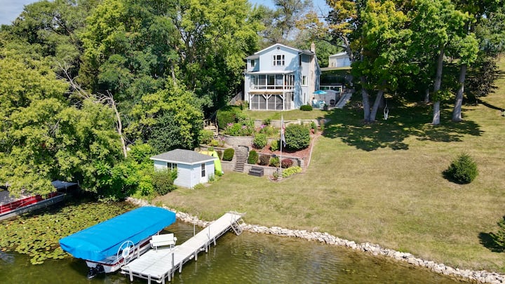 Pleasant Point Lakehouse - Shalom Wildlife Zoo, West Bend