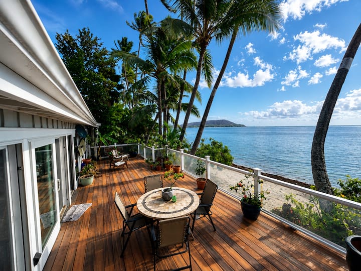 Beachfront South Shore Surf House - O‘ahu, HI