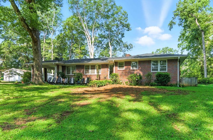 Charming Ranch, 2br Oasis Downtown Travelers Rest - Travelers Rest, SC