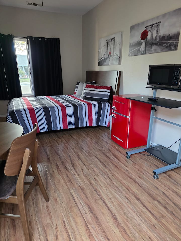 Cozy Studio - Hemet, CA