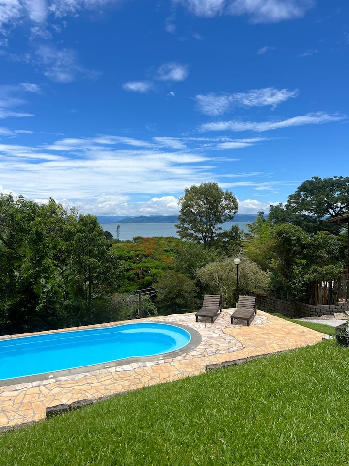Casa Com Bela Vista, Piscina E Churrasqueira - Florianópolis