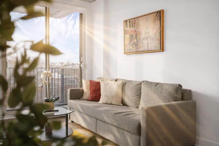 Mtl Downtown- Luxury Apartment | Free Parking - Montreal
