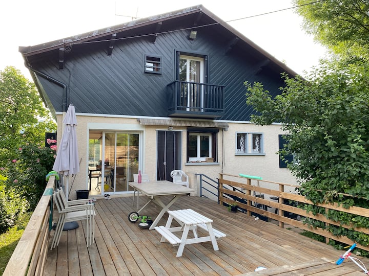 Maison Familiale - Proche Centre Ville Au Calme - La Féclaz