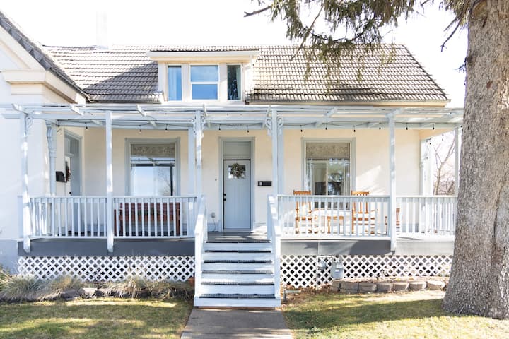 Cozy Cottage On Center - Alpine, UT