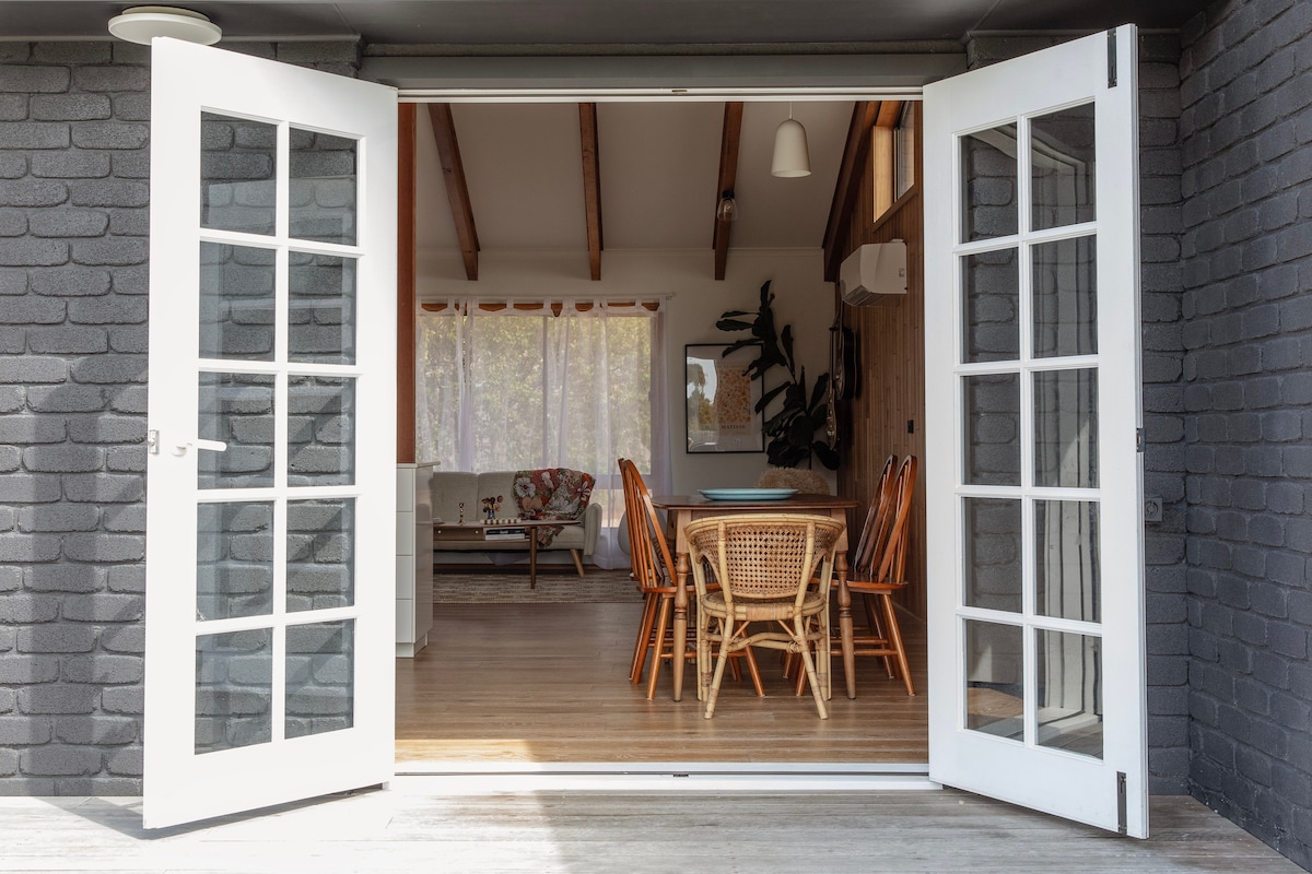 Saltbush. Seaside retreat - Houses for Rent in Scamander, Tasmania ...