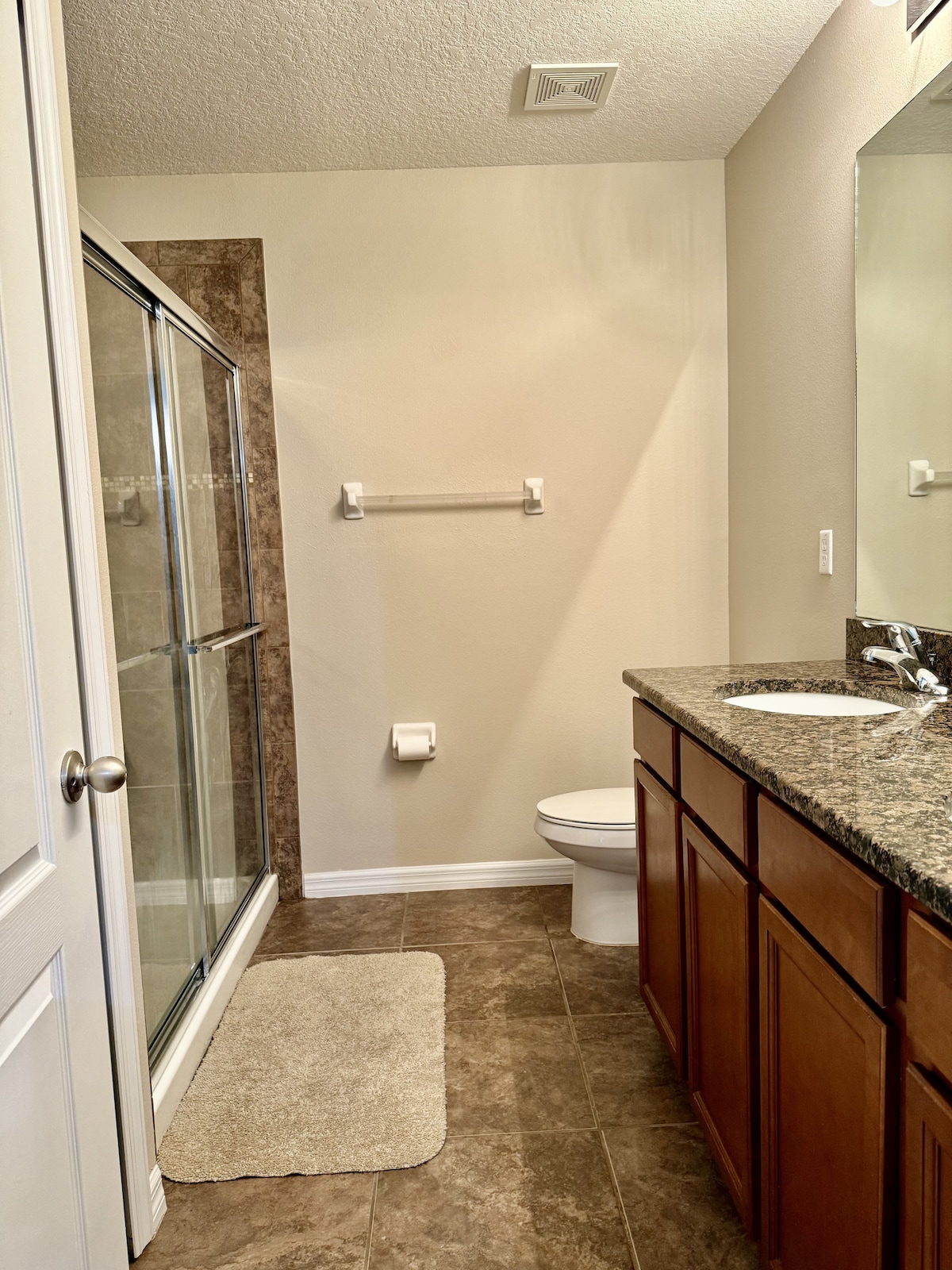 Un hogar lejos de casa cerca de USF y BUSCH Garden, solo para mujeres ...