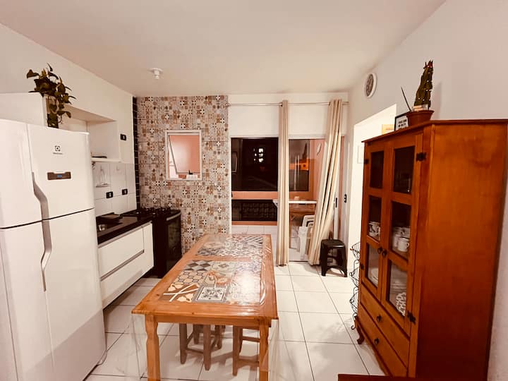 Apto Centro Ubatuba • 2 Dor • Ar • Varanda Gourmet - Ubatuba