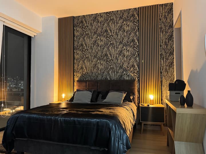 Rascacielos Con Balcón Piso14 - Edificio Qorner - Quito