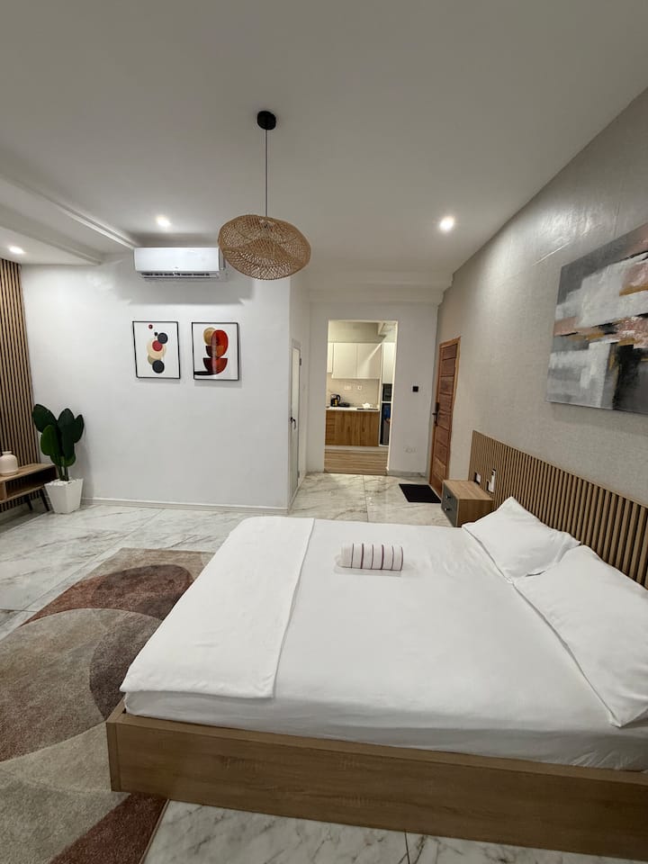Stunning Studio Unit Com18 Spintex - Ghana
