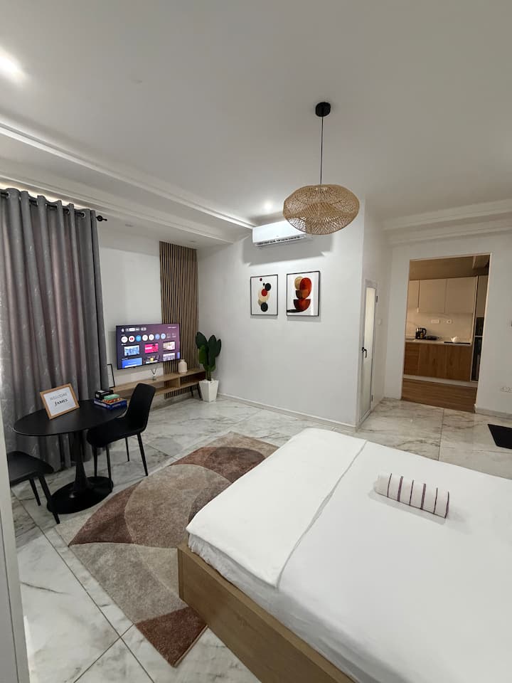 Stunning Studio Unit Com18 Spintex - Ghana