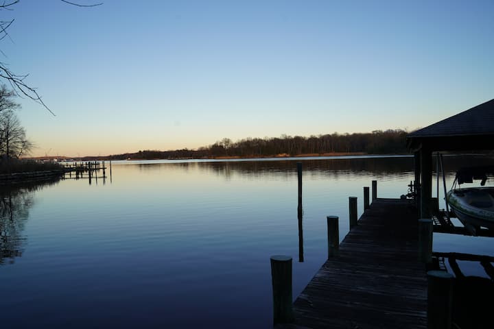 Waterfront Escape W/ Private Pier • Minutes To Bwi - Glen Burnie, MD