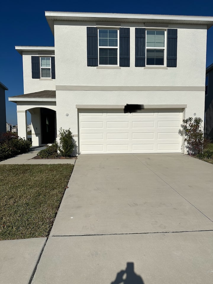 Spacious 4br Home In Mirada Near Crystal Lagoon - San Antonio, FL