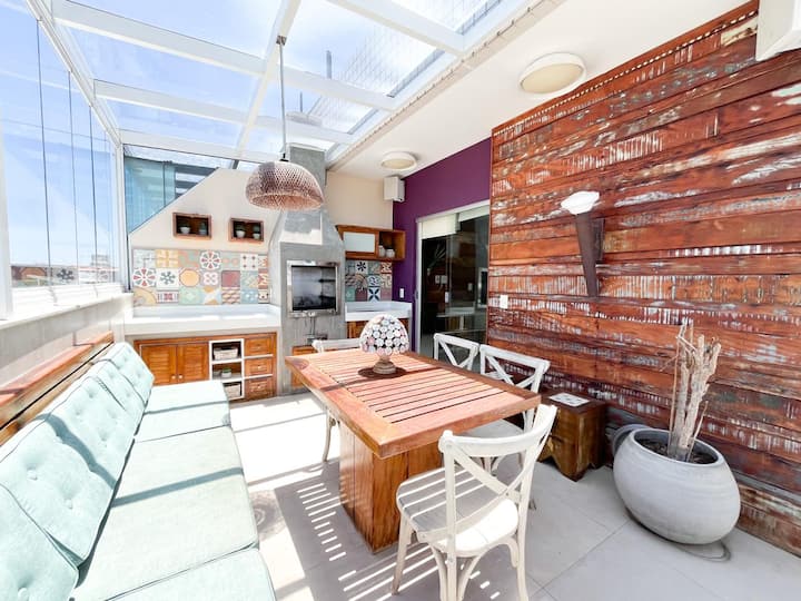 Cobertura Bem Localizada Próxima à Praia Do Forte - Brazil