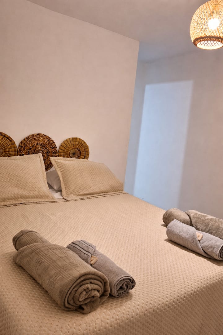 Amplio Apto Con Balcon En Manila Poblado - Medellín