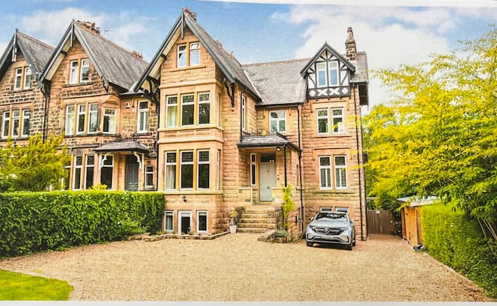 Stunning House On Premier Road In Harrogate - Harrogate