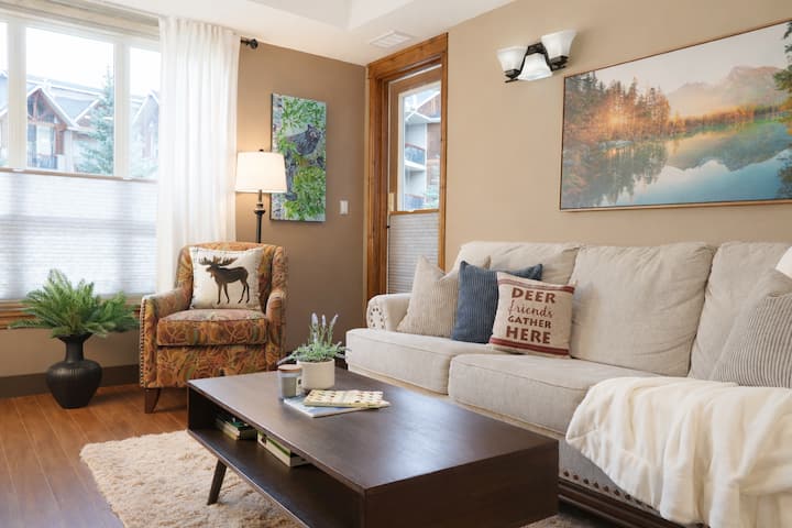 Mountain Resort Getaway - 3bed 2bath Dog Friendly - Radium Hot Springs