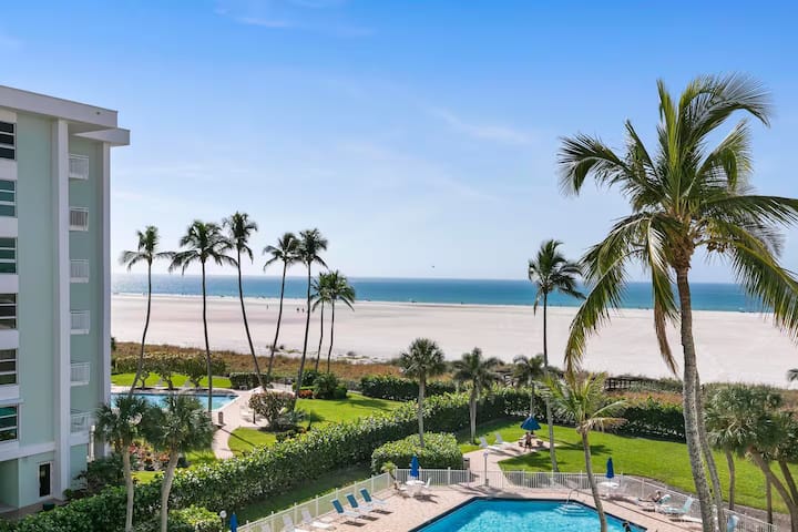 * Beachfront * Great Location In Marco! - Marco Island, FL