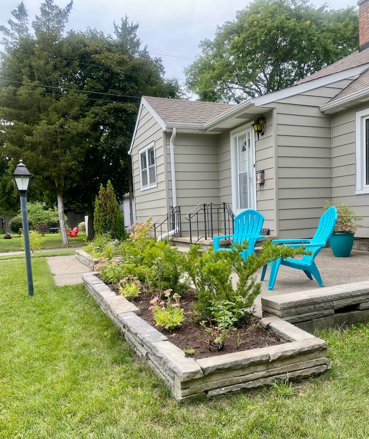 Cozy Lake Huron Retreat W/ Private Beach Access - Sarnia